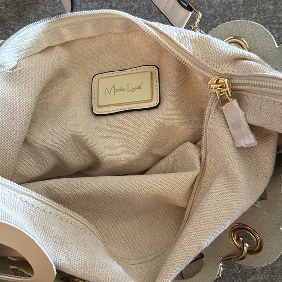 Moda Luxe | Bags | Moda Luxe Cream Cut Out Shouldercrossbody Purse ...